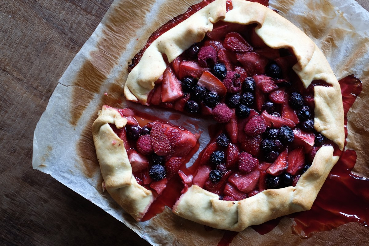 Tarte rustique aux fruits rouges – Cookerei by Salomé